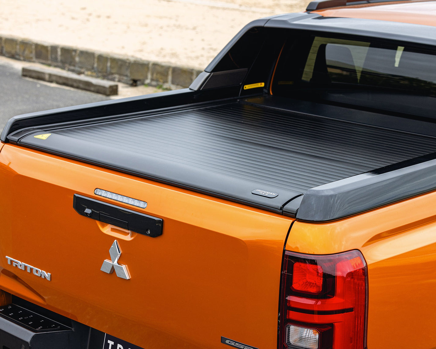 Slide-Away Retractable Ute Lid (Electric) – Truracks Western Towbars ...